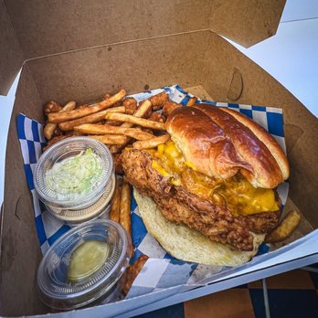 BERWYN CHICKEN - Updated January 2026 - 78 Photos & 72 Reviews - 7021 ...