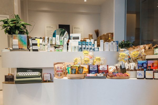 CLEAN MARKET - Updated July 2025 - 54 Photos - 250 Vesey St, New York ...