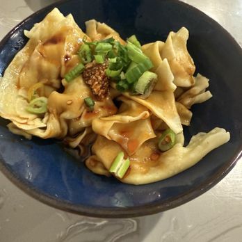 YOO YEE - Updated July 2025 - 104 Photos & 32 Reviews - 4925 N Broadway ...