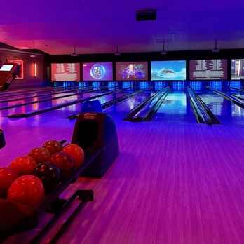 BOWLERO ORANGE COUNTY - Updated September 2024 - 112 Photos & 165 ...