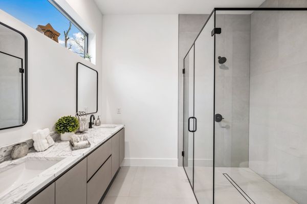 COLLEEN HUMPHREY - COTON HOUSE - 17 Photos - 17 S Briar Hollow Lane ...