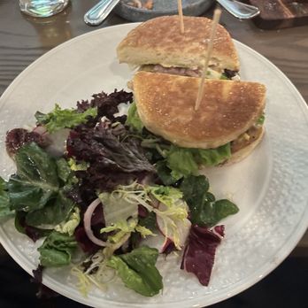 RED HOUSE TAVERN - Updated August 2025 - 232 Photos & 141 Reviews ...