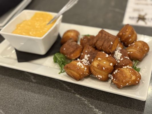 THE HANGRY BISON - Updated October 2025 - 77 Photos & 37 Reviews - 951 ...