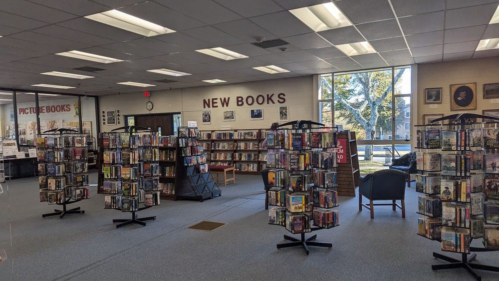 WATERFORD PUBLIC LIBRARY - Updated February 2025 - 38 Photos - 49 Rope ...