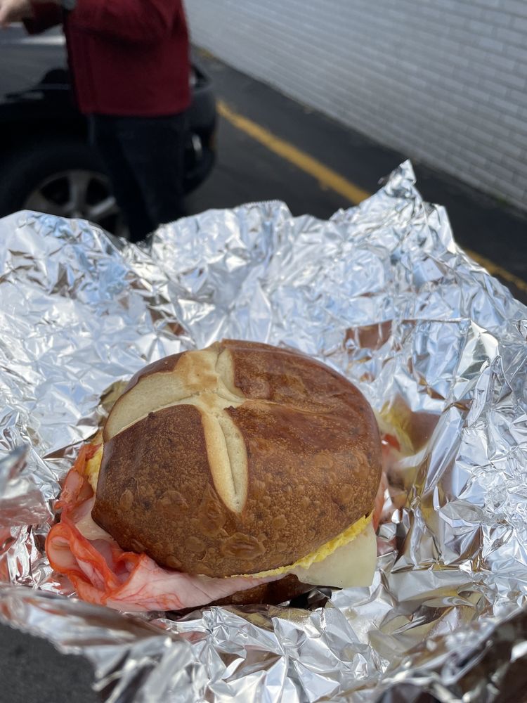 LAKESIDE DELI & MORE - Updated October 2025 - 12 Photos & 21 Reviews ...