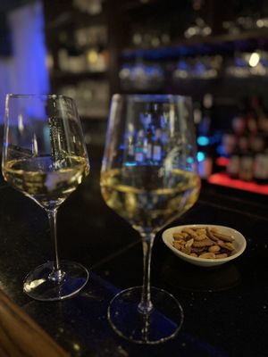 DIVINE BAR - Updated December 2025 - 10 Photos - 3337 NE 33rd St, Fort ...