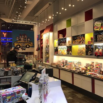 PIQ - Updated October 2025 - 177 Photos & 61 Reviews - 74 W 50th St ...