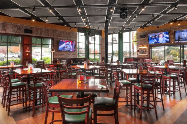 JAKE N JOES SPORTS GRILLE - WALTHAM - Updated December 2025 - 190 ...