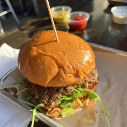 BURGER BENCH - Updated October 2025 - 2111 Photos & 2222 Reviews - 237 ...