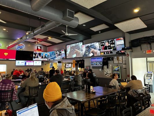 ROCHESTER INN & HARDWOOD GRILLE - Updated December 2025 - 99 Photos ...