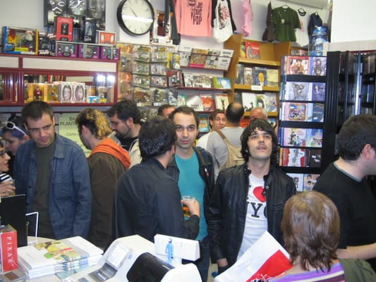 MADRID CÓMICS - Updated April 2024 - 10 Reviews - Calle de Silva ...