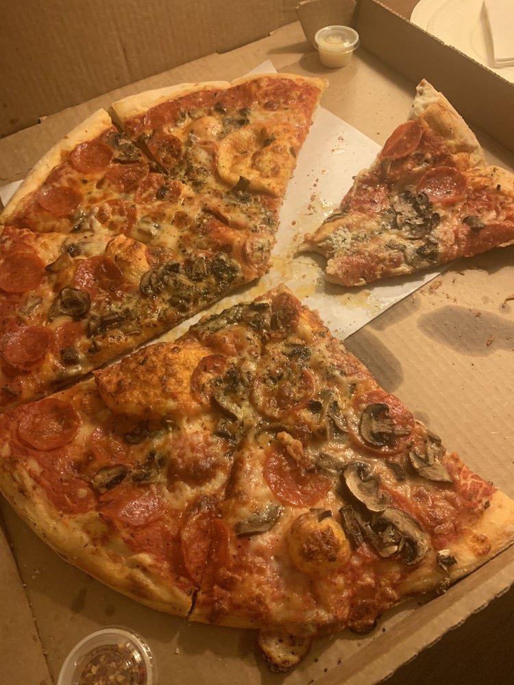 UNCLE PIZZA - Updated 2024 - 26 Photos & 135 Reviews - 2322 South Grand ...