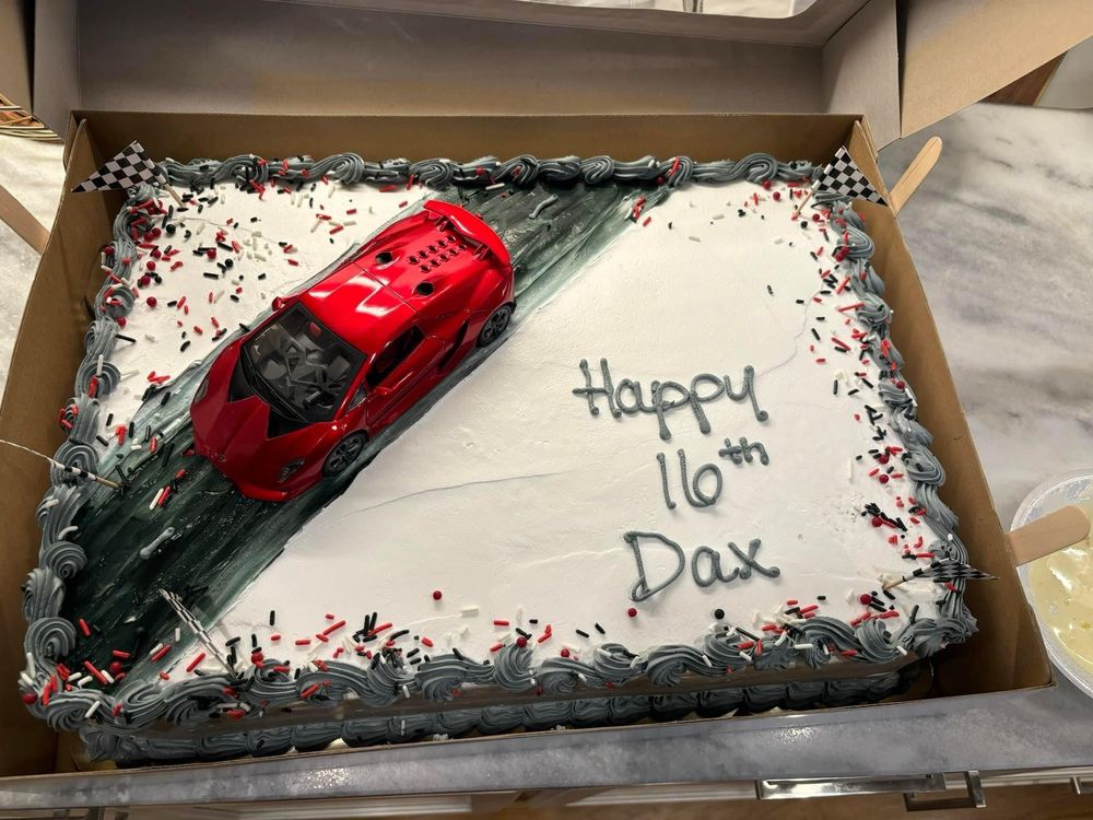 CREATIVE CAKES PASTELES CREATIVOS - Updated January 2026 - 18 Photos ...