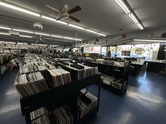 CD TRADER - Updated January 2026 - 86 Photos & 260 Reviews - 18926 ...