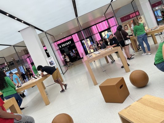 APPLE - ARROWHEAD - Updated December 2025 - 50 Photos & 356 Reviews ...