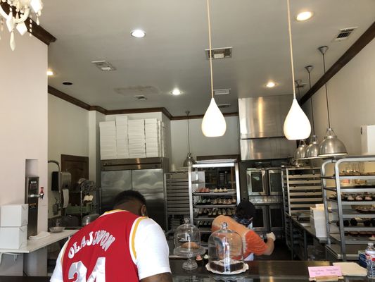 CELEBRITY CUPCAKES - Updated July 2024 - 196 Photos & 286 Reviews ...