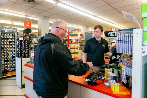 HARDWARE PLUS - Updated August 2025 - 23 Photos - 611 Lincolnway W ...