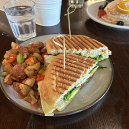 THE HIDEOUT KITCHEN - Updated December 2025 - 3747 Photos & 2686 ...