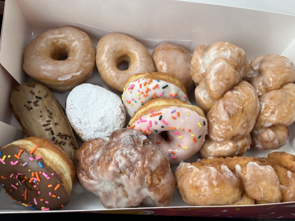 DONUT STAR - Updated June 2025 - 56 Photos & 75 Reviews - 2901 Cliff Rd ...