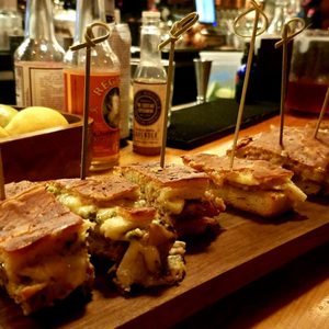 BUFFA’S BAR & RESTAURANT - 501 Photos & 499 Reviews - 1001 Esplanade ...