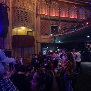 The Warfield Seating | Cabinets Matttroy