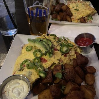 STACKS BAR & GRILL - Updated May 2024 - 502 Photos & 536 Reviews - 175 ...