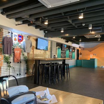 THE BOOZY MUTT - Updated April 2025 - 89 Photos & 25 Reviews - 2639 ...