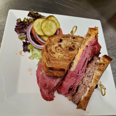 11TH HOUR BAR AND GRILL - Updated December 2025 - 28 Photos & 26 ...