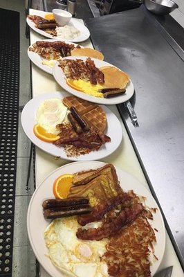 CORNER CAFE - Updated June 2024 - 10 Photos & 16 Reviews - 102 N Second ...