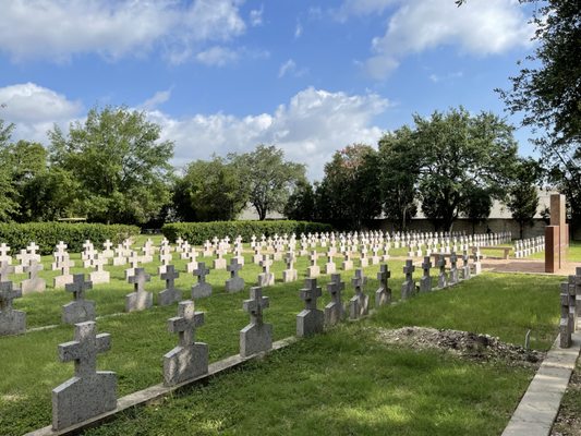 ASSUMPTION CEMETERY - CHAPEL & MAUSOLEUM - Updated July 2025 - 55 ...