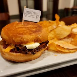 MISFITS DINE AND DRINK - Updated August 2025 - 61 Photos & 44 Reviews ...