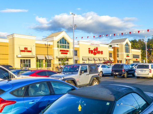 INGLES MARKET NO 114 - Updated October 2025 - 22 Photos & 11 Reviews ...