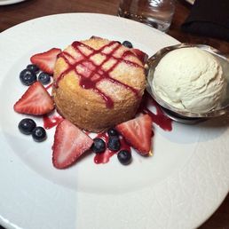 VILLAGE TAVERN - Updated October 2025 - 89 Reviews & 174 Photos - 4140 ...