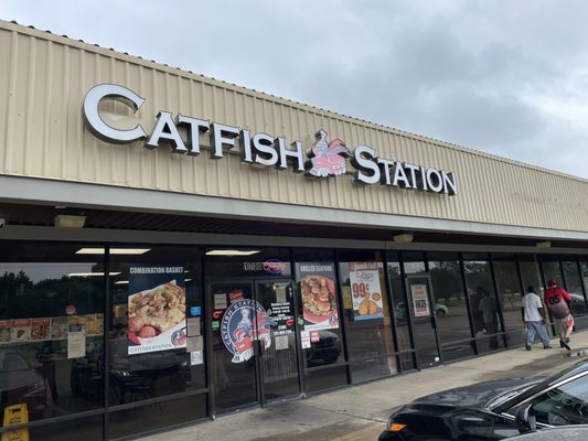 CATFISH STATION - Updated April 2025 - 61 Photos & 73 Reviews - 1737 ...