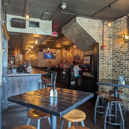 JACKSON AVE PUB - Updated December 2025 - 235 Photos & 510 Reviews - 7 ...