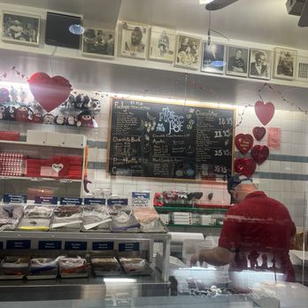 THE FUDGE POT - Updated March 2025 - 169 Photos & 215 Reviews - 1532 N ...