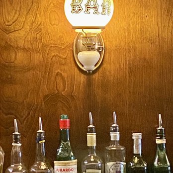 ONE LEGGED MAGPIE - Updated July 2024 - 71 Photos & 28 Reviews - 19 ...