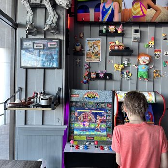 BIT BURGER KNOX - Updated June 2024 - 178 Photos & 96 Reviews - 151 N ...