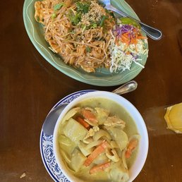 NEW CHIANG MAI THAI CUISINE - 232 Photos & 236 Reviews - 110 Kalakaua ...