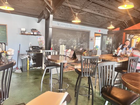 MOONDOG PUB & GRUB - Updated October 2025 - 19 Photos & 15 Reviews ...