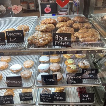 DIXIE DONUTS - Updated October 2024 - 37 Photos & 27 Reviews - 2830 W ...