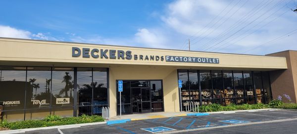 DECKERS BRANDS FACTORY OUTLET - Updated December 2025 - 28 Photos & 69 ...
