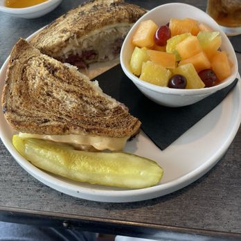 GATE 12 BAR & GRILL - Updated July 2025 - 193 Photos & 165 Reviews ...