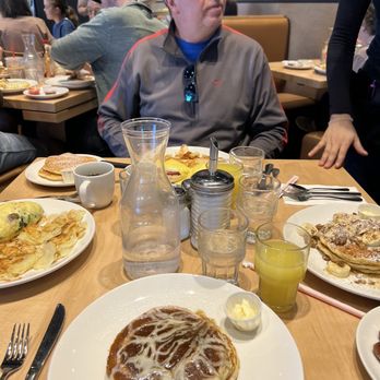 BUTTERS PANCAKES & CAFÉ - NORTHSIGHT BLVD - Updated May 2024 - 845 ...