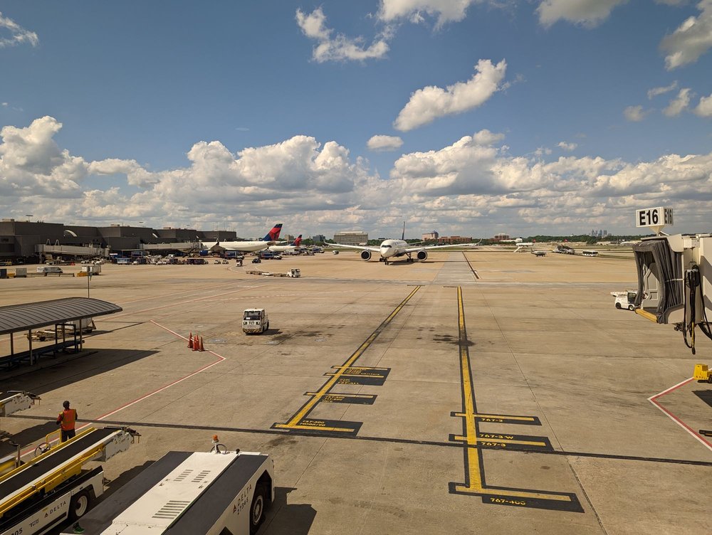 TERMINAL E - ATLANTA AIRPORT - Updated January 2025 - 55 Photos & 21 ...