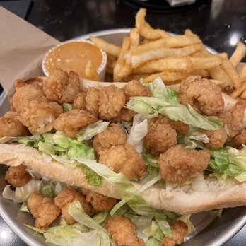 TIN LIZARD BAR AND GRILL - Updated December 2025 - 17 Photos - 2717 ...