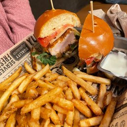 EIGHT THIRTY COMMON - Updated October 2025 - 416 Photos & 481 Reviews ...