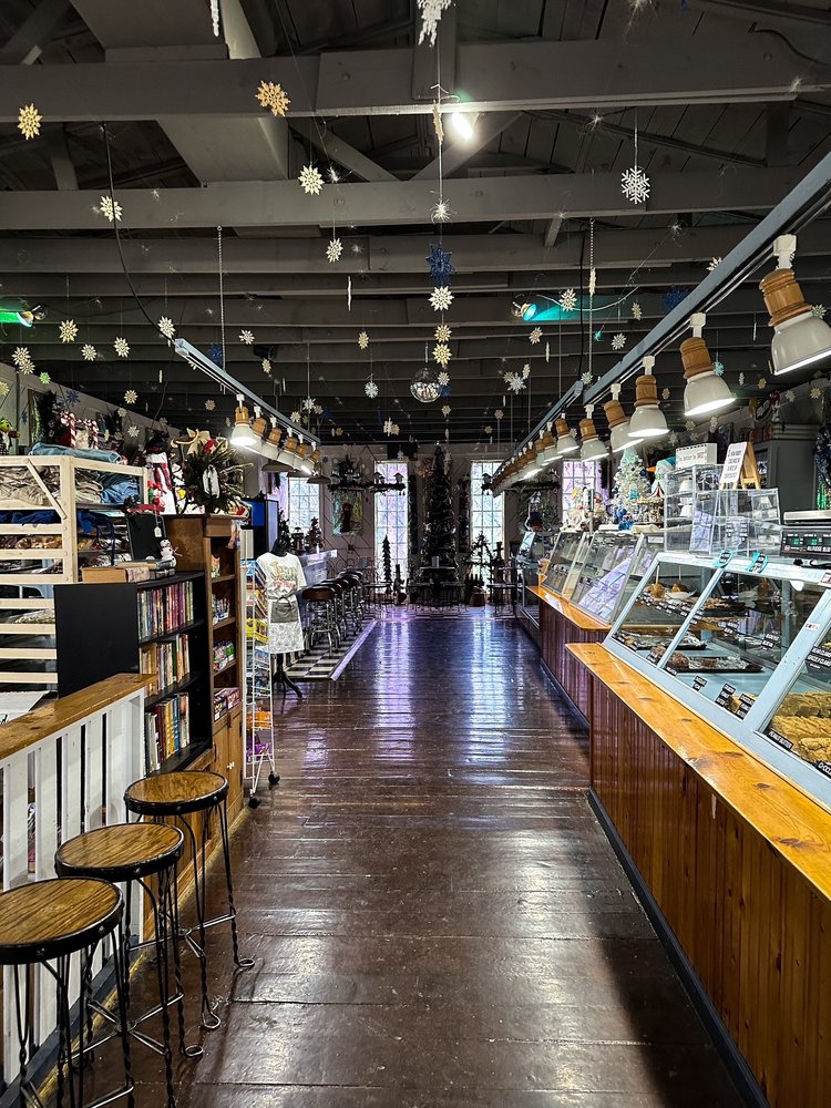 MR FUDGE’S CONFECTIONERY - Updated December 2025 - 21 Photos - 19036 S ...