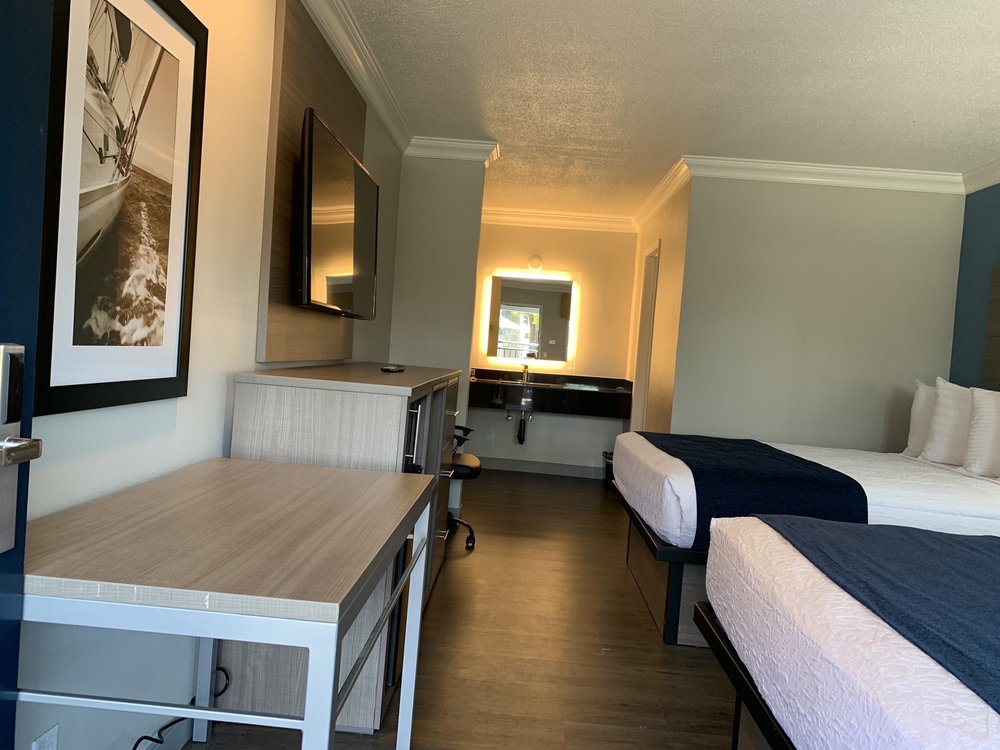 TORCH LITE INN - Updated August 2024 - 120 Photos & 231 Reviews - 500 ...