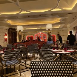 RED 8 - Updated July 2025 - 515 Photos & 173 Reviews - 1 Broadway ...